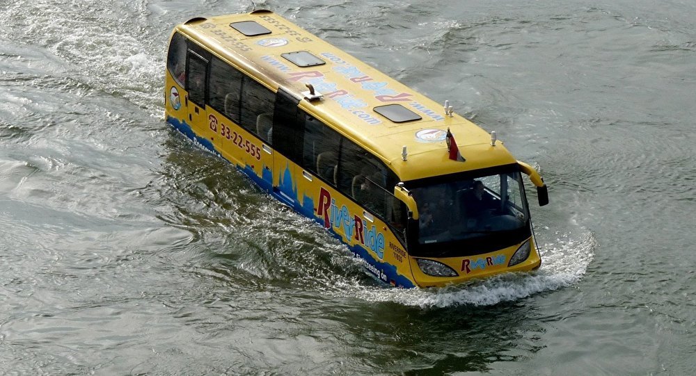 Los primeros autobuses anfibios empezarán a circular por Moscú en 2020 ...